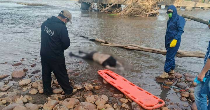 Hallan el cadáver de un hombre maniatado con cadena
