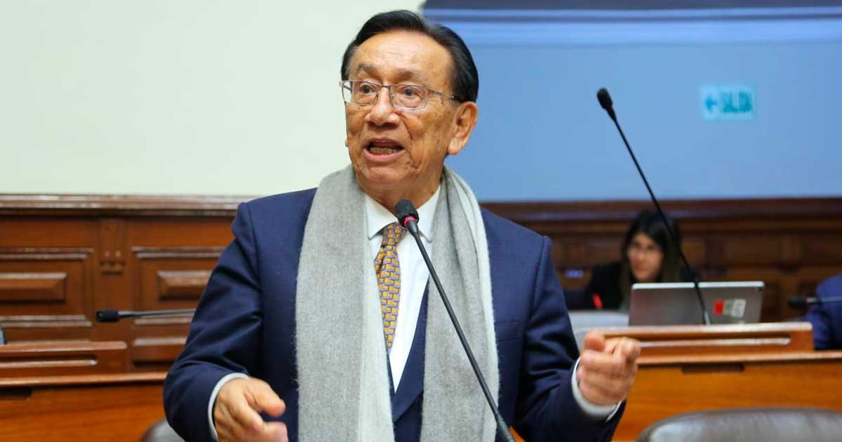 José María Balcázar asume la Presidencia interina del Perú